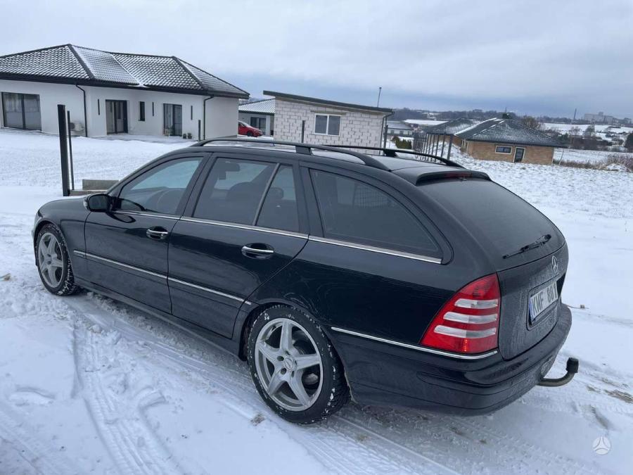 Melns Mercedes-Benz c-320 2006 Alīta, ar dzinēja tilpumu 2.99 L un nobraukumu 360 tūkst. km par 2999 €, foto 5 vietnē AUTOMOTO.COM.LV