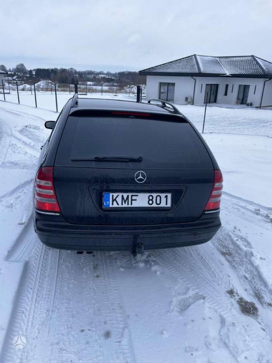 Melns Mercedes-Benz c-320 2006 Alīta, ar dzinēja tilpumu 2.99 L un nobraukumu 360 tūkst. km par 2999 €, foto 6 vietnē AUTOMOTO.COM.LV