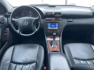 Melns Mercedes-Benz c-320 2006 Alīta, ar dzinēja tilpumu 2.99 L un nobraukumu 360 tūkst. km par 2999 €, foto 16 vietnē AUTOMOTO.COM.LV