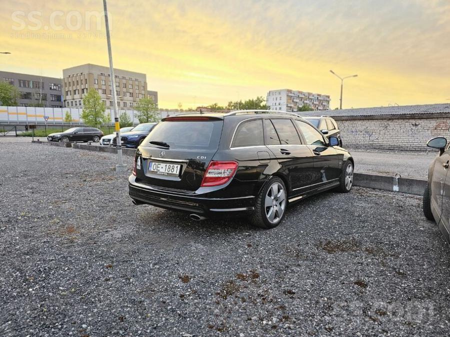 Melns Mercedes-Benz c-320 2008 Rīga, ar dzinēja tilpumu 3.00 L un nobraukumu 312 tūkst. km par 2800 €, foto 4 vietnē AUTOMOTO.COM.LV