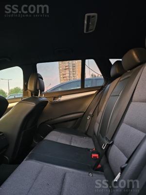 Melns Mercedes-Benz c-320 2008 Rīga, ar dzinēja tilpumu 3.00 L un nobraukumu 312 tūkst. km par 2800 €, foto 7 vietnē AUTOMOTO.COM.LV