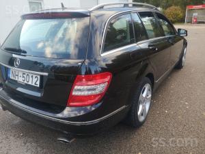 Melns Mercedes-Benz c-320 2008 Rīga, ar dzinēja tilpumu 3.00 L un nobraukumu 0 tūkst. km par 3700 €, foto 4 vietnē AUTOMOTO.COM.LV