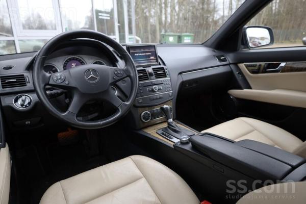 Black Mercedes-Benz c-320 2008 in Riga, with an engine capacity of 3.00 L and mileage of 0 thousand km for 5495 €, photo 9 on AUTOMOTO.COM.LV