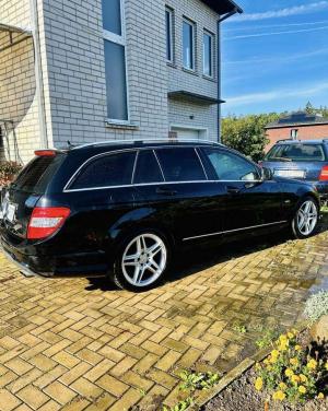 Black Mercedes-Benz c-320 2008 in Kaunas, with an engine capacity of 2.99 L and mileage of 270 thousand km for 3850 €, photo 3 on AUTOMOTO.COM.LV