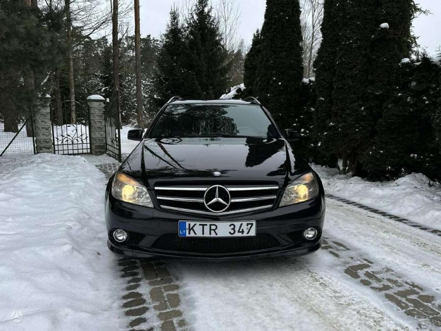 Melns Mercedes-Benz c-320 2008 Kauņa, ar dzinēja tilpumu 3.00 L un nobraukumu 310 tūkst. km par 4400 €, foto 3 vietnē AUTOMOTO.COM.LV
