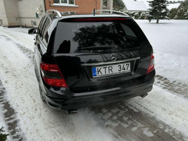 Black Mercedes-Benz c-320 2008 in Kaunas, with an engine capacity of 3.00 L and mileage of 310 thousand km for 4400 €, photo 4 on AUTOMOTO.COM.LV