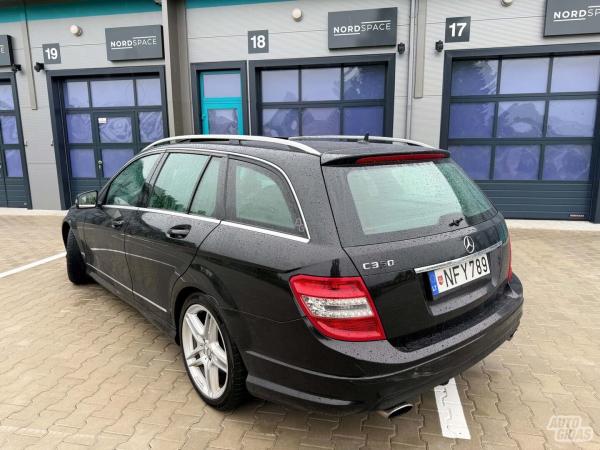 Melns Mercedes-Benz c-320 2008 Panevēža, ar dzinēja tilpumu 3.20 L un nobraukumu 400 tūkst. km par 3300 €, foto 5 vietnē AUTOMOTO.COM.LV