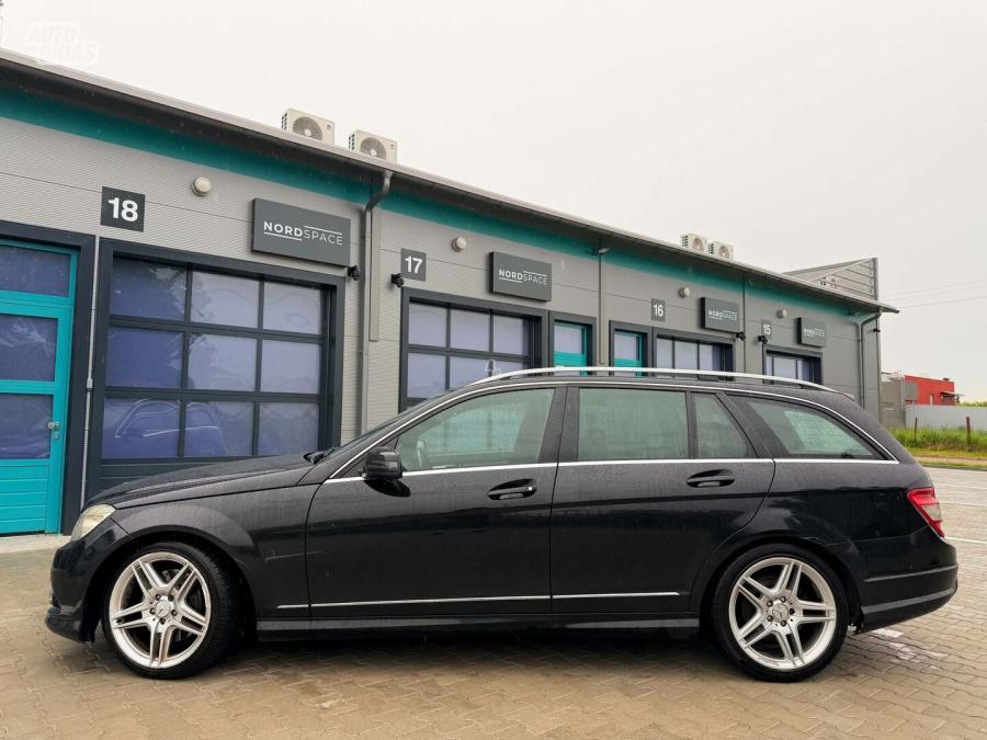 Black Mercedes-Benz c-320 2008 in Panevezys, with an engine capacity of 3.20 L and mileage of 400 thousand km for 3300 €, photo 8 on AUTOMOTO.COM.LV