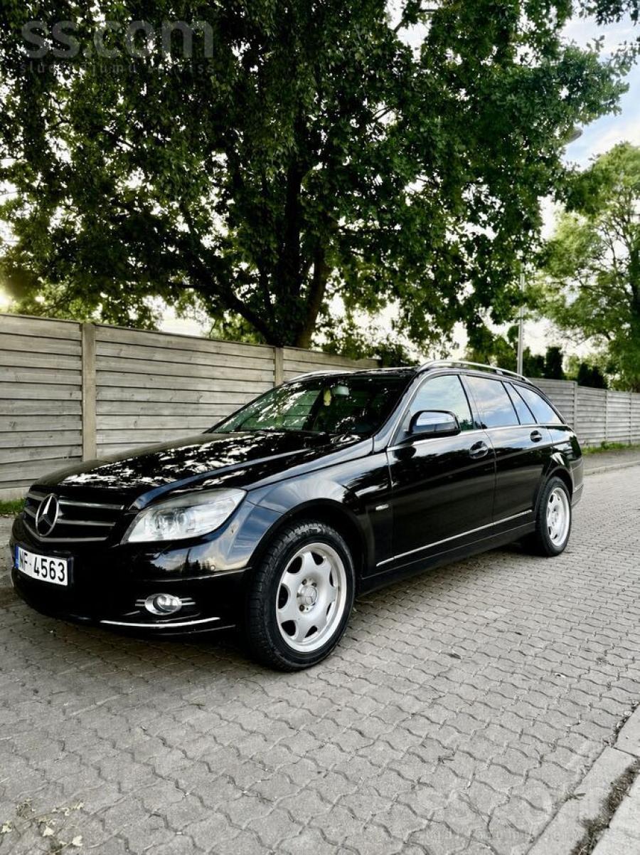Black Mercedes-Benz c-320 2008 in Jelgava, with an engine capacity of 3.00 L and mileage of 385 thousand km for 5020 €, photo 1 on AUTOMOTO.COM.LV
