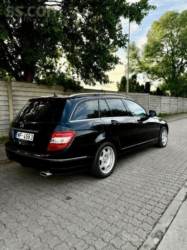 Melns Mercedes-Benz c-320 2008 Jelgava, ar dzinēja tilpumu 3.00 L un nobraukumu 385 tūkst. km par 5020 €, foto 2 vietnē AUTOMOTO.COM.LV