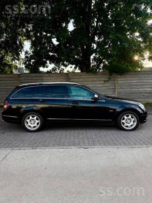 Black Mercedes-Benz c-320 2008 in Jelgava, with an engine capacity of 3.00 L and mileage of 385 thousand km for 5020 €, photo 4 on AUTOMOTO.COM.LV