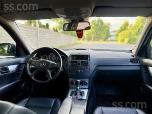 Black Mercedes-Benz c-320 2008 in Jelgava, with an engine capacity of 3.00 L and mileage of 385 thousand km for 5020 €, photo 7 on AUTOMOTO.COM.LV