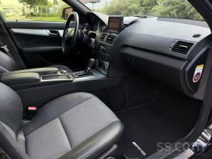 Melns Mercedes-Benz c-320 2008 Rīga, ar dzinēja tilpumu 3.00 L un nobraukumu 315 tūkst. km par 4700 €, foto 11 vietnē AUTOMOTO.COM.LV