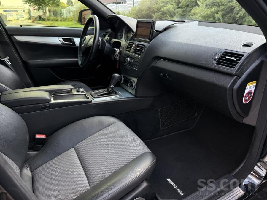 Melns Mercedes-Benz c-320 2008 Rīga, ar dzinēja tilpumu 3.00 L un nobraukumu 315 tūkst. km par 4700 €, foto 11 vietnē AUTOMOTO.COM.LV
