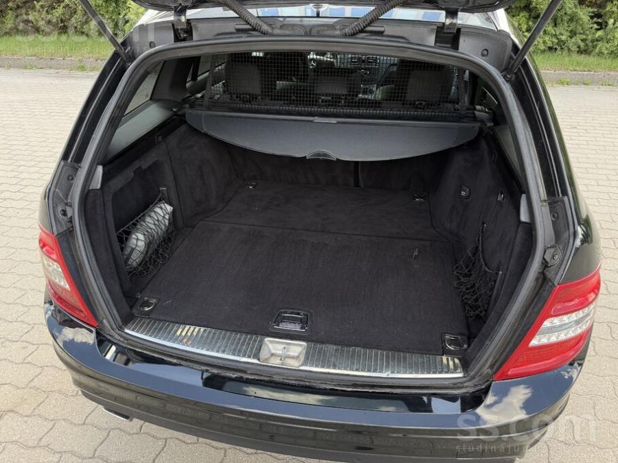 Melns Mercedes-Benz c-320 2008 Rīga, ar dzinēja tilpumu 3.00 L un nobraukumu 315 tūkst. km par 4700 €, foto 15 vietnē AUTOMOTO.COM.LV