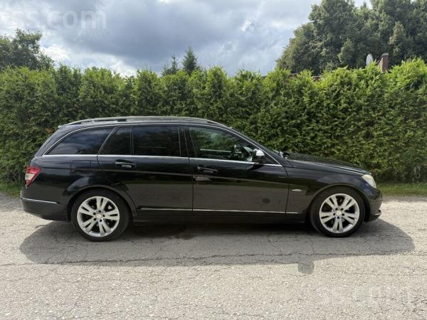 Черный Мерседес Ц 320 2008 в Рига, объемом двигателя 3.00 л и пробегом 300 тыс. км за 4650 €, фото 3 на AUTOMOTO.COM.LV