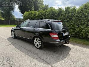 Черный Мерседес Ц 320 2008 в Рига, объемом двигателя 3.00 л и пробегом 300 тыс. км за 4650 €, фото 7 на AUTOMOTO.COM.LV