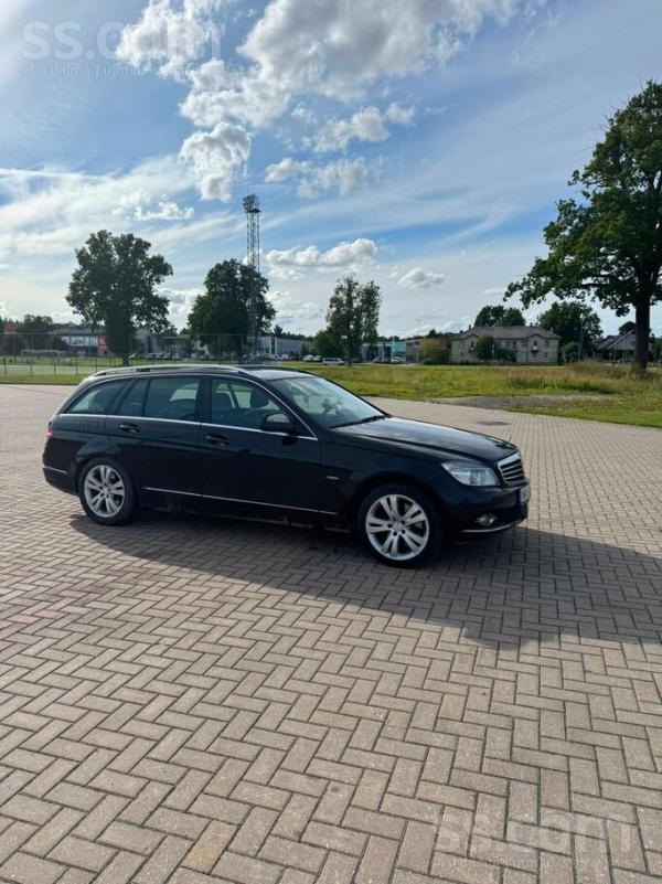 Melns Mercedes-Benz c-320 2008 Rīga, ar dzinēja tilpumu 3.00 L un nobraukumu 390 tūkst. km par 4590 €, foto 1 vietnē AUTOMOTO.COM.LV