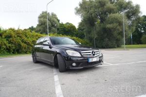 Черный Мерседес Ц 320 2008 в Талси, объемом двигателя 3.00 л и пробегом 286 тыс. км за 5499 €, фото 3 на AUTOMOTO.COM.LV