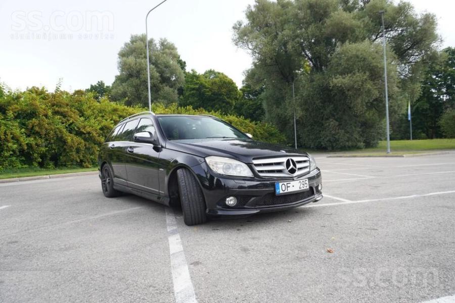 Melns Mercedes-Benz c-320 2008 Talsi, ar dzinēja tilpumu 3.00 L un nobraukumu 286 tūkst. km par 5000 €, foto 3 vietnē AUTOMOTO.COM.LV