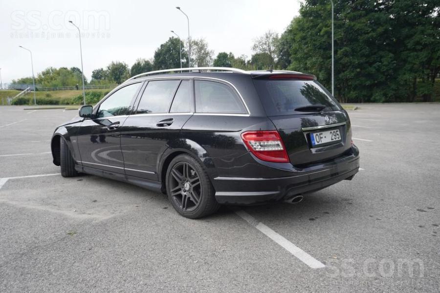 Melns Mercedes-Benz c-320 2008 Talsi, ar dzinēja tilpumu 3.00 L un nobraukumu 286 tūkst. km par 5000 €, foto 5 vietnē AUTOMOTO.COM.LV