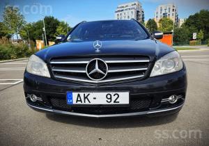 Черный Мерседес Ц 320 2008 в Рига, объемом двигателя 3.00 л и пробегом 283 тыс. км за 3750 €, фото  на AUTOMOTO.COM.LV