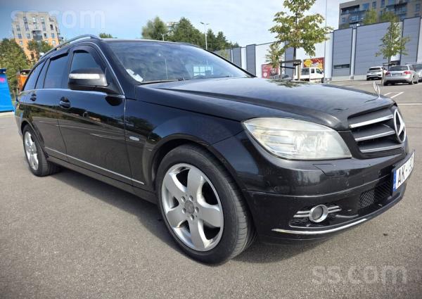 Melns Mercedes-Benz c-320 2008 Rīga, ar dzinēja tilpumu 3.00 L un nobraukumu 283 tūkst. km par 3750 €, foto 3 vietnē AUTOMOTO.COM.LV