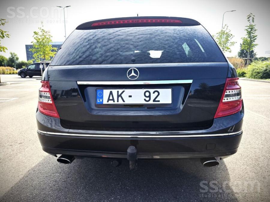 Melns Mercedes-Benz c-320 2008 Rīga, ar dzinēja tilpumu 3.00 L un nobraukumu 283 tūkst. km par 3750 €, foto 8 vietnē AUTOMOTO.COM.LV