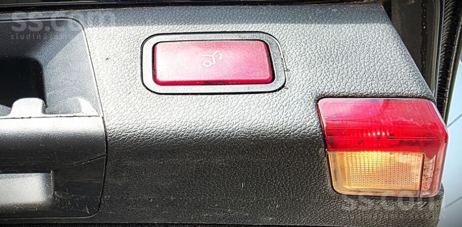 Melns Mercedes-Benz c-320 2008 Rīga, ar dzinēja tilpumu 3.00 L un nobraukumu 283 tūkst. km par 3750 €, foto 13 vietnē AUTOMOTO.COM.LV