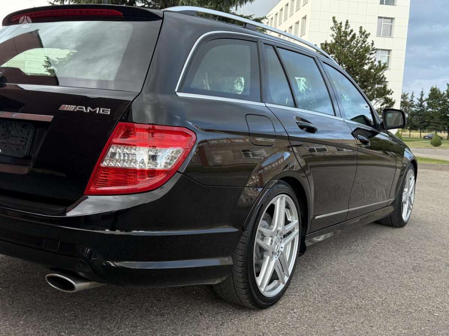 Черный Мерседес Ц 320 2008 в Утена, объемом двигателя 3.21 л и пробегом 349 тыс. км за 4440 €, фото 12 на AUTOMOTO.COM.LV