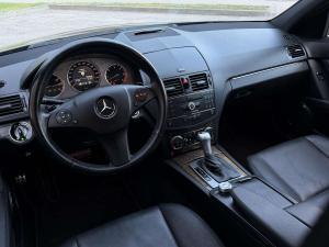 Черный Мерседес Ц 320 2008 в Утена, объемом двигателя 3.21 л и пробегом 349 тыс. км за 4440 €, фото 30 на AUTOMOTO.COM.LV