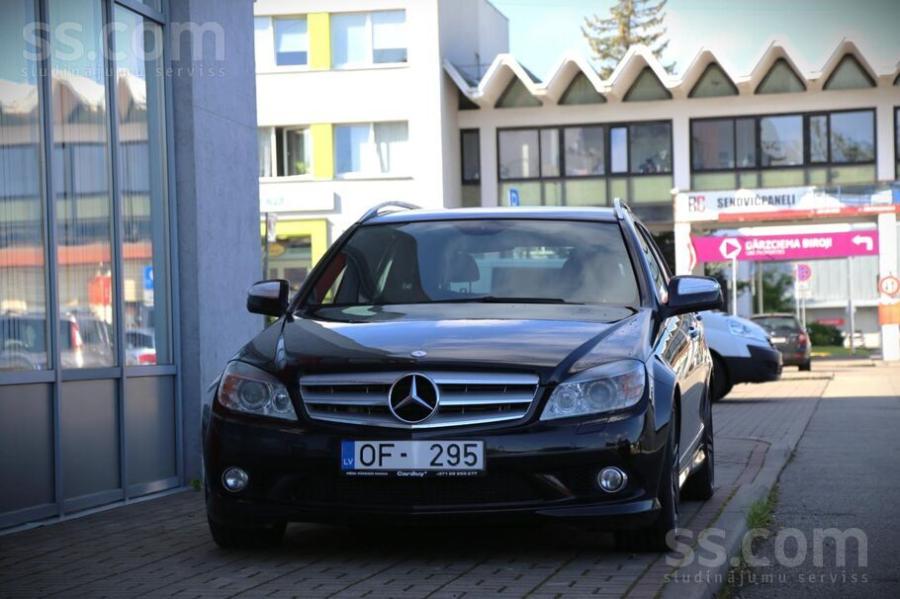 Melns Mercedes-Benz c-320 2008 Rīga, ar dzinēja tilpumu 3.00 L un nobraukumu 288 tūkst. km par 4995 €, foto 1 vietnē AUTOMOTO.COM.LV