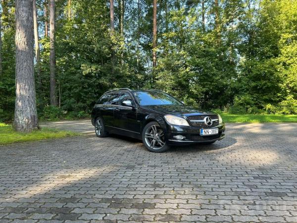 Melns Mercedes-Benz c-320 2008 Rīga, ar dzinēja tilpumu 3.00 L un nobraukumu 276 tūkst. km par 4300 €, foto 1 vietnē AUTOMOTO.COM.LV