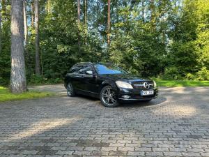 Melns Mercedes-Benz c-320 2008 Rīga, ar dzinēja tilpumu 3.00 L un nobraukumu 276 tūkst. km par 4300 €, foto  vietnē AUTOMOTO.COM.LV