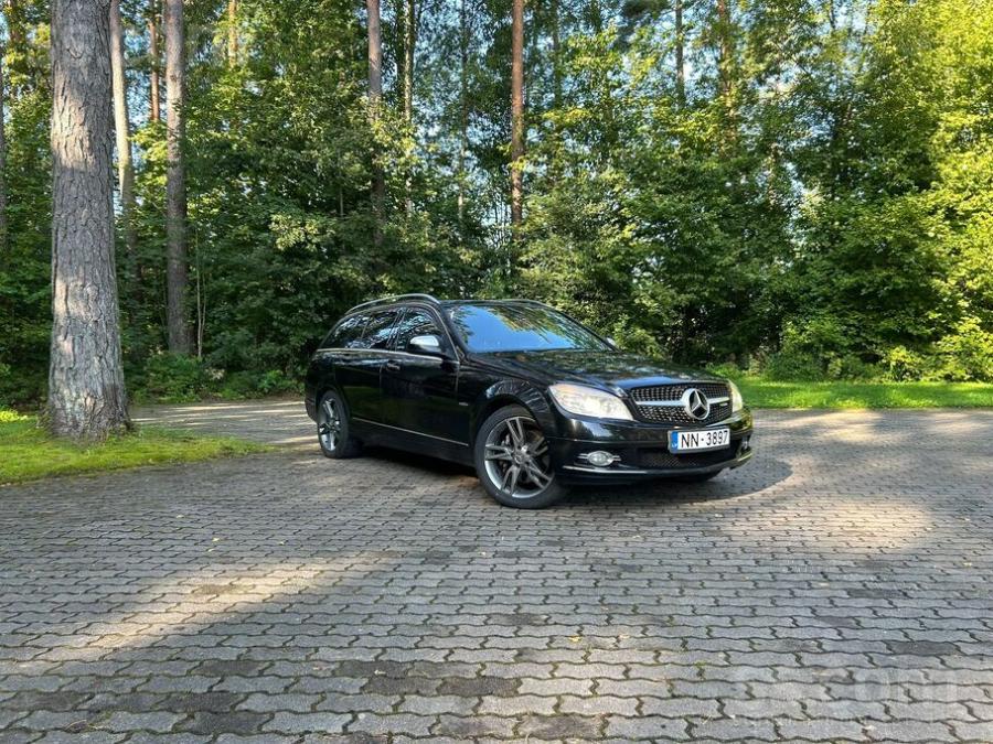 Melns Mercedes-Benz c-320 2008 Rīga, ar dzinēja tilpumu 3.00 L un nobraukumu 276 tūkst. km par 4300 €, foto 1 vietnē AUTOMOTO.COM.LV