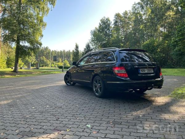 Melns Mercedes-Benz c-320 2008 Rīga, ar dzinēja tilpumu 3.00 L un nobraukumu 276 tūkst. km par 4300 €, foto 3 vietnē AUTOMOTO.COM.LV