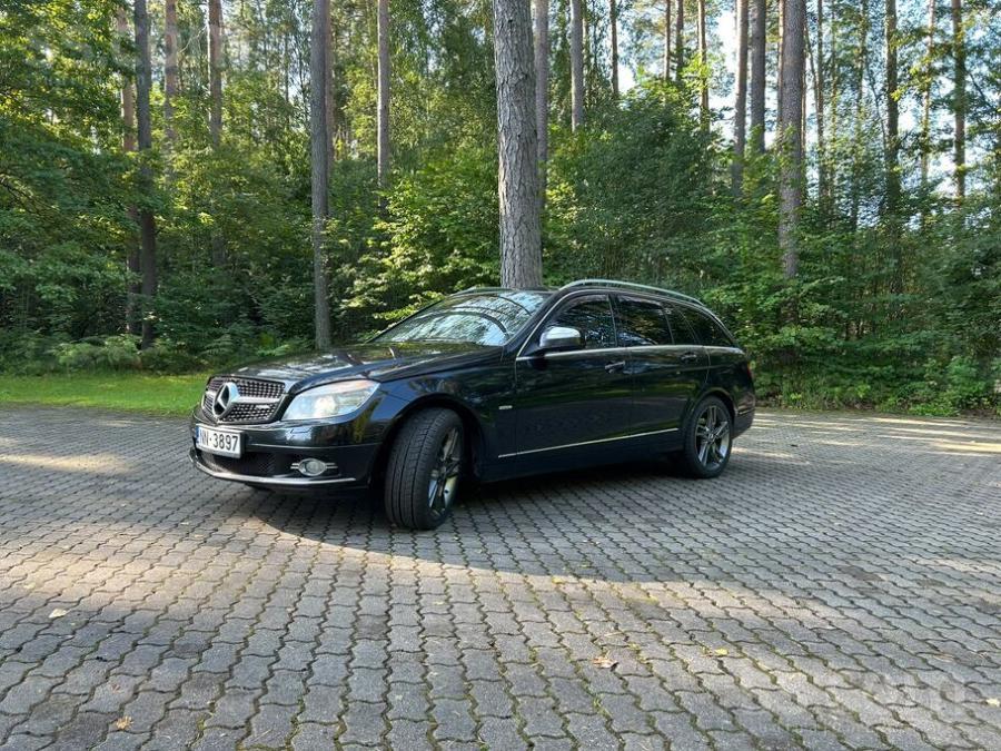 Melns Mercedes-Benz c-320 2008 Rīga, ar dzinēja tilpumu 3.00 L un nobraukumu 276 tūkst. km par 4300 €, foto 6 vietnē AUTOMOTO.COM.LV