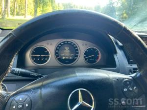 Melns Mercedes-Benz c-320 2008 Rīga, ar dzinēja tilpumu 3.00 L un nobraukumu 276 tūkst. km par 4300 €, foto 12 vietnē AUTOMOTO.COM.LV