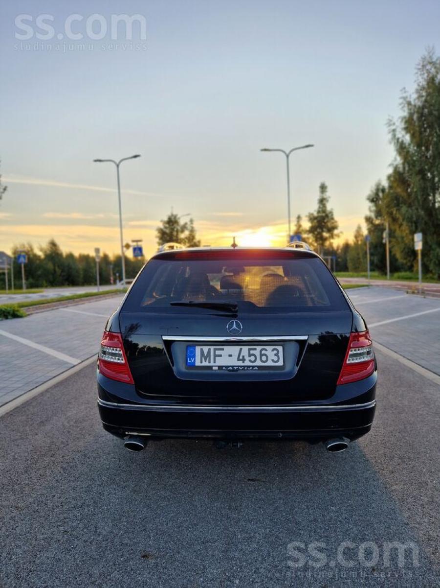 Melns Mercedes-Benz c-320 2008 Jelgava, ar dzinēja tilpumu 3.00 L un nobraukumu 392 tūkst. km par 4200 €, foto 5 vietnē AUTOMOTO.COM.LV