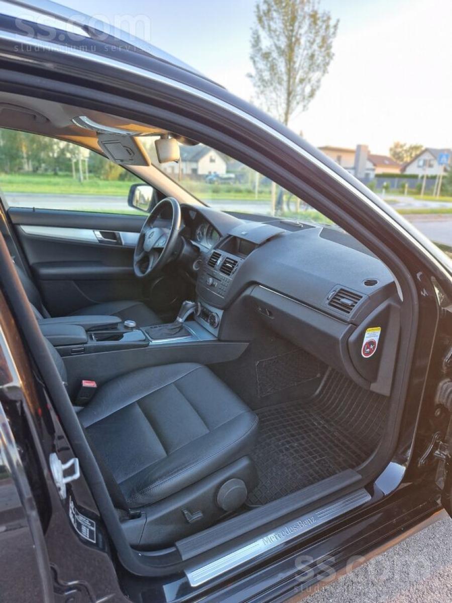 Melns Mercedes-Benz c-320 2008 Jelgava, ar dzinēja tilpumu 3.00 L un nobraukumu 392 tūkst. km par 4200 €, foto 9 vietnē AUTOMOTO.COM.LV