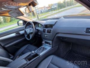 Melns Mercedes-Benz c-320 2008 Jelgava, ar dzinēja tilpumu 3.00 L un nobraukumu 392 tūkst. km par 4200 €, foto 11 vietnē AUTOMOTO.COM.LV