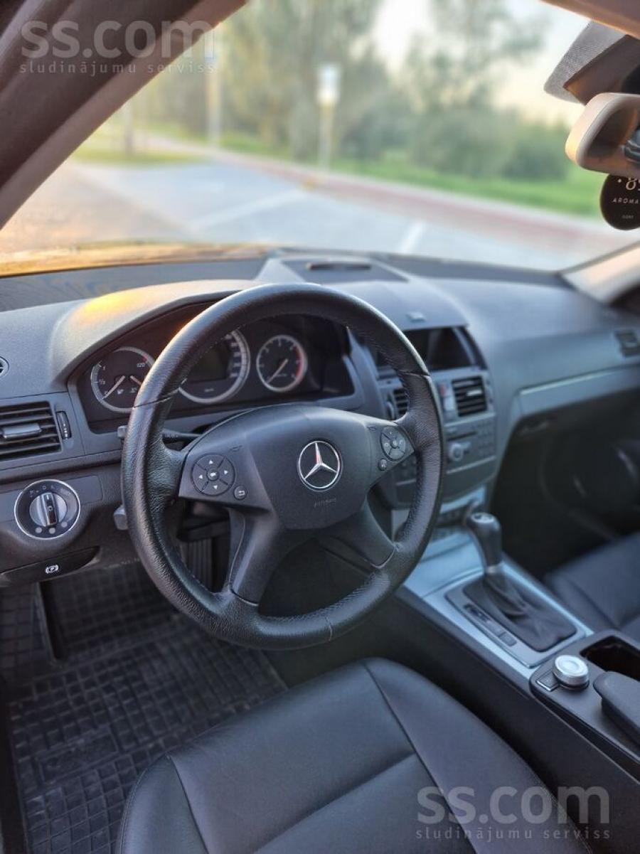 Melns Mercedes-Benz c-320 2008 Jelgava, ar dzinēja tilpumu 3.00 L un nobraukumu 392 tūkst. km par 4200 €, foto 15 vietnē AUTOMOTO.COM.LV