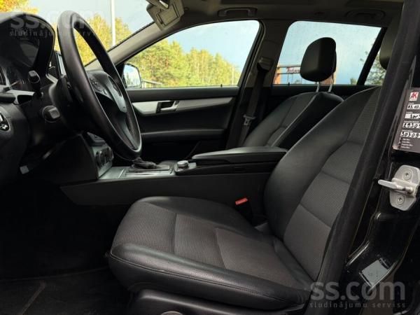 Melns Mercedes-Benz c-320 2008 Rīga, ar dzinēja tilpumu 3.00 L un nobraukumu 0 tūkst. km par 3790 €, foto 9 vietnē AUTOMOTO.COM.LV