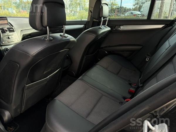 Melns Mercedes-Benz c-320 2008 Rīga, ar dzinēja tilpumu 3.00 L un nobraukumu 0 tūkst. km par 3790 €, foto 10 vietnē AUTOMOTO.COM.LV