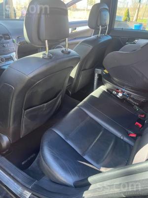Melns Mercedes-Benz c-320 2008 Ogre, ar dzinēja tilpumu 3.00 L un nobraukumu 364 tūkst. km par 4350 €, foto 11 vietnē AUTOMOTO.COM.LV