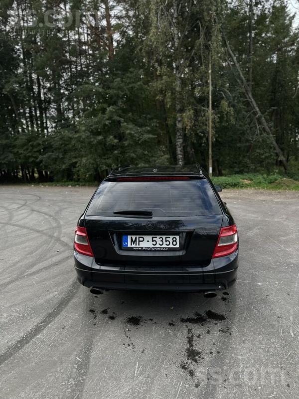 Black Mercedes-Benz c-320 2009 in Jurmala, with an engine capacity of 3.00 L and mileage of 262 thousand km for 7000 €, photo 5 on AUTOMOTO.COM.LV