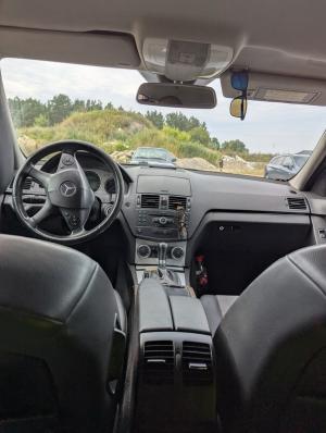 Черный Мерседес Ц 320 2009 в Таллин, объемом двигателя 3.00 л и пробегом 440 тыс. км за 1950 €, фото 5 на AUTOMOTO.COM.LV