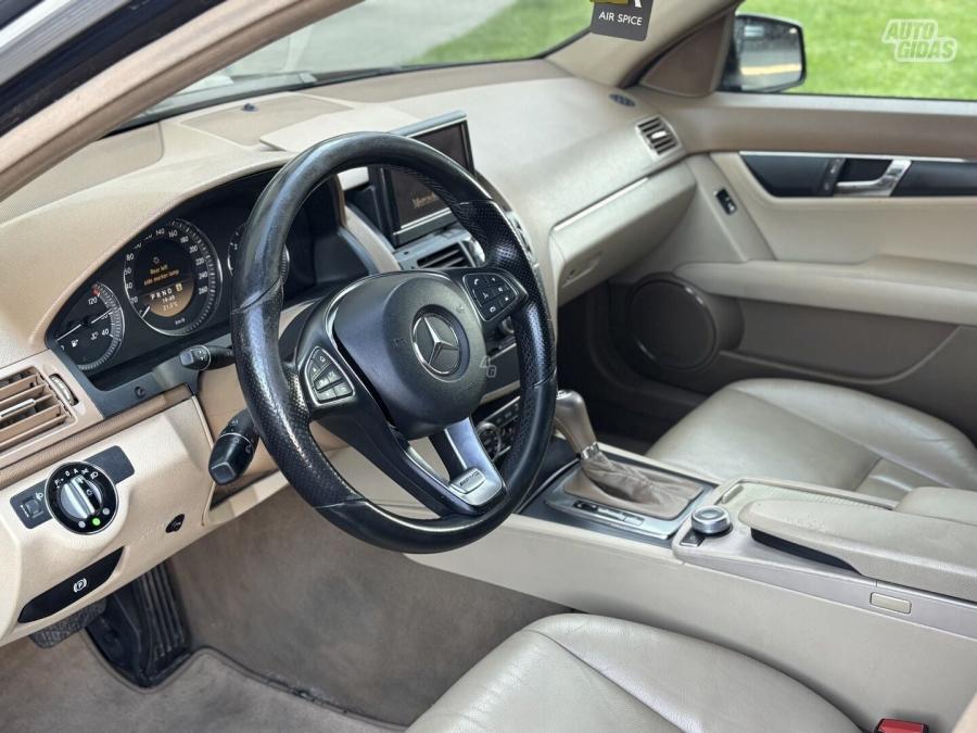 Blue Mercedes-Benz c-320 2007 in Kaunas, with an engine capacity of 3.00 L and mileage of 400 thousand km for 3500 €, photo 14 on AUTOMOTO.COM.LV