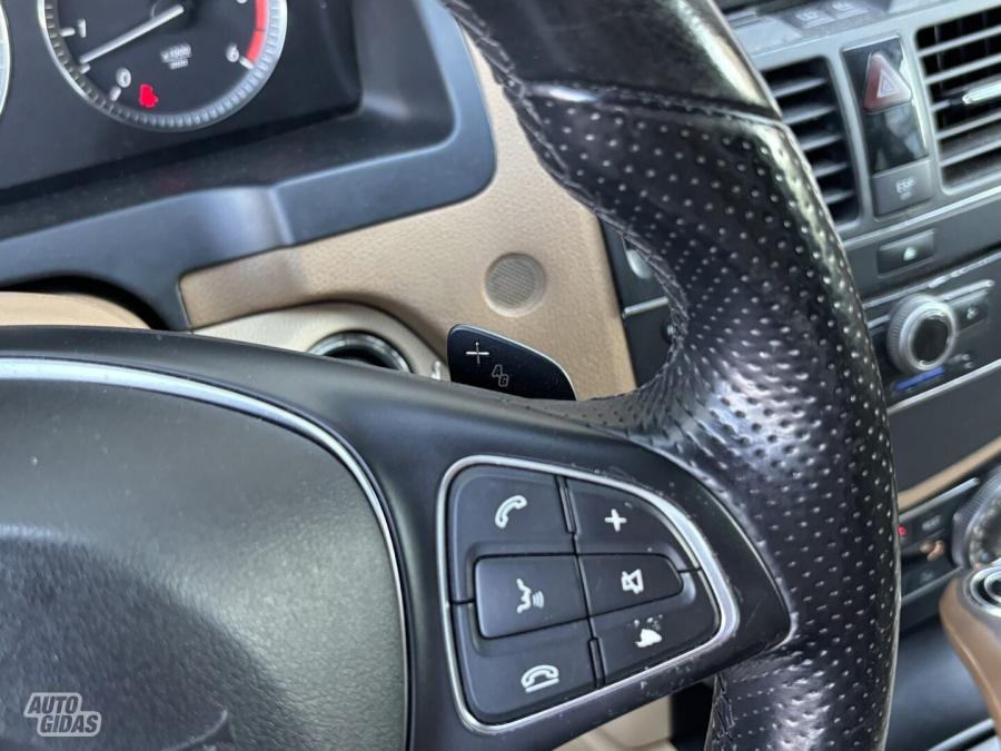 Blue Mercedes-Benz c-320 2007 in Kaunas, with an engine capacity of 3.00 L and mileage of 400 thousand km for 3500 €, photo 19 on AUTOMOTO.COM.LV