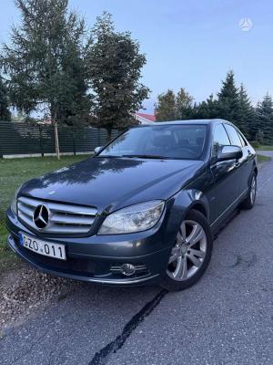 Zils Mercedes-Benz c-320 2008 Viļņa, ar dzinēja tilpumu 2.99 L un nobraukumu 370 tūkst. km par 4500 €, foto  vietnē AUTOMOTO.COM.LV